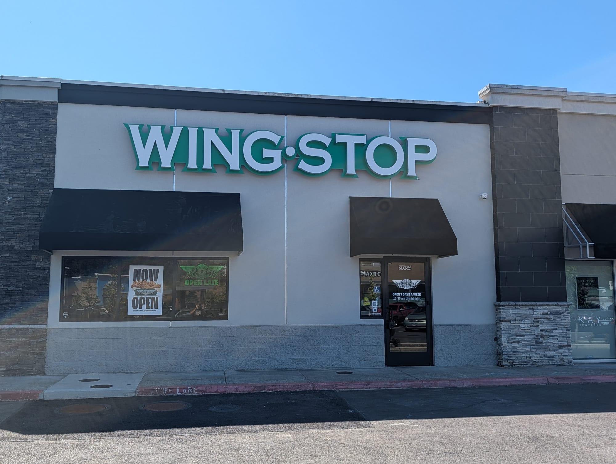Wingstop Opens Roseburg Location During Soft Launch